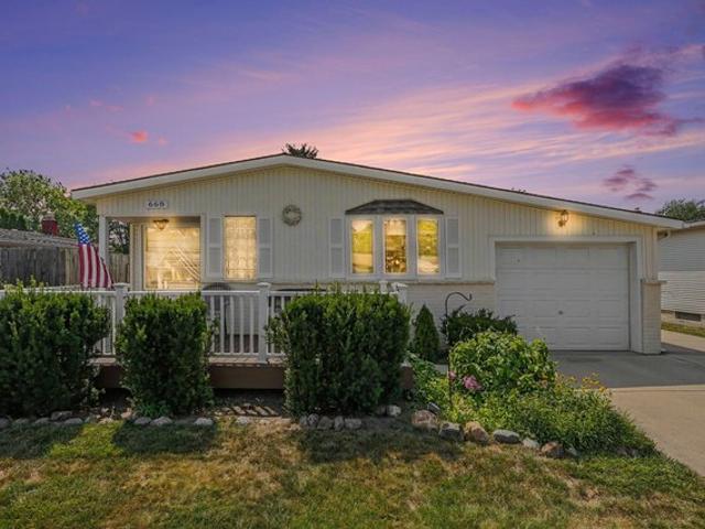 668 S Hawthorne St, Westland, MI 48186