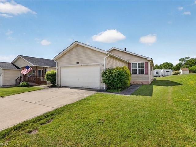 668 Woodlawn Rd, Chardon, OH 44024