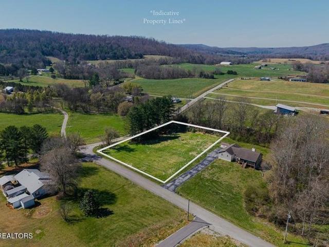 668 Webbs Camp Rd, Walling, TN 38587