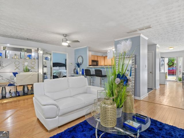 6694 Villa Court