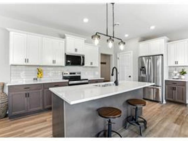 6695 Ridgeview Drive