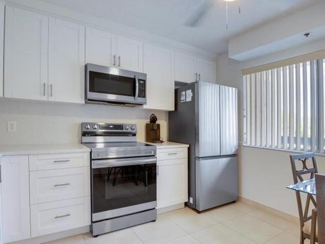 6698 10th Ave N #301, Lake Worth, FL 33467