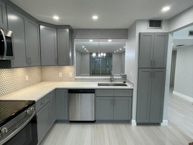 6698 10th Ave N, Lake Worth, FL 33467 | MLS #B26011