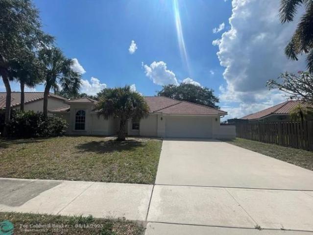 6699 Hatteras Dr, Lake Worth Beach, FL 33467