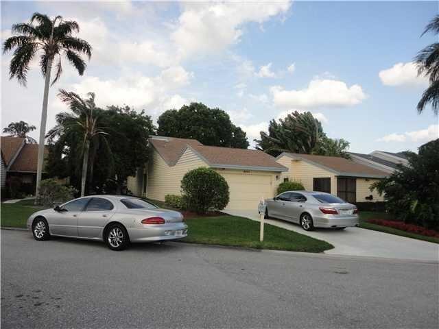 6691 S Pine Ct, West Palm Beach, FL 33418