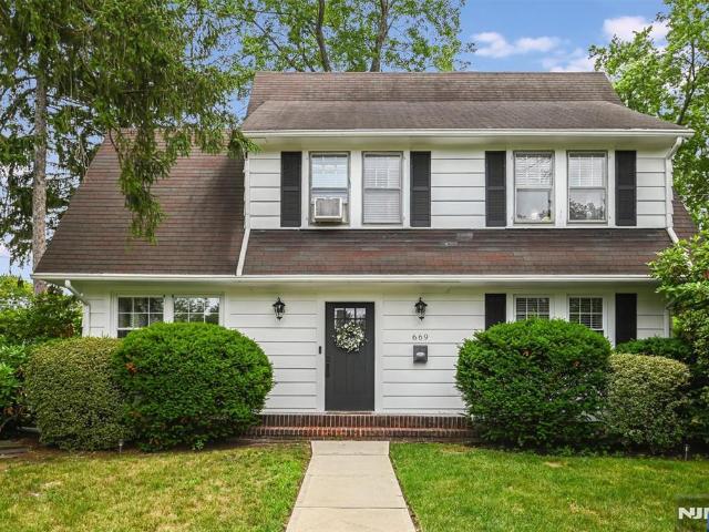 669 Doremus Avenue