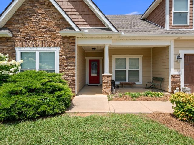 669 Laurel Ln