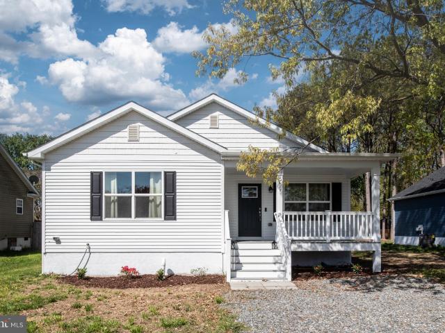 669 Lakeview Dr, Colonial Beach, VA 22443 | MLS #VAWE2010 | Compass