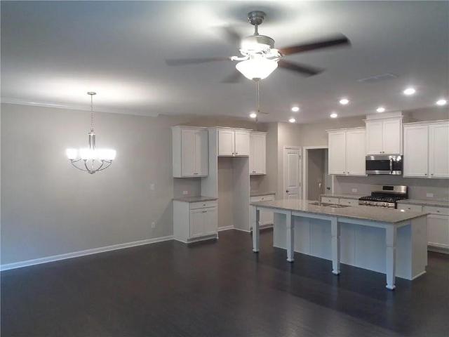 669 Lansing Grove Way