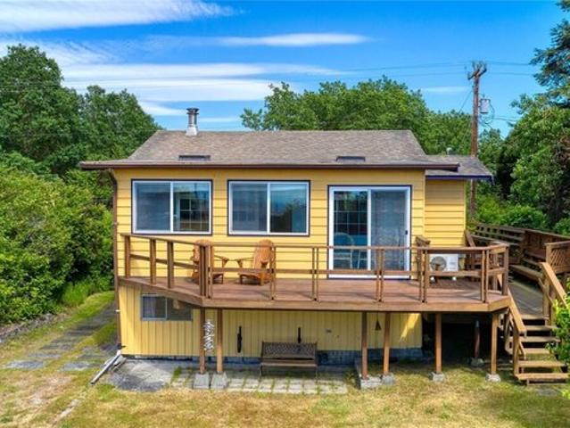 669 Marine Dr, Point Roberts, WA 98281