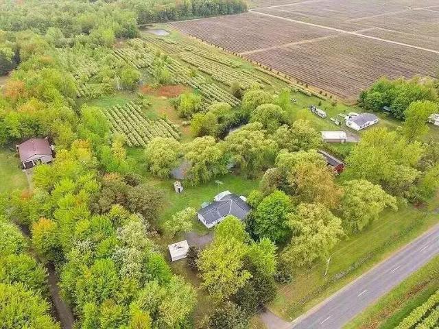 66 68th Street, South Haven, MI 49090 648713332