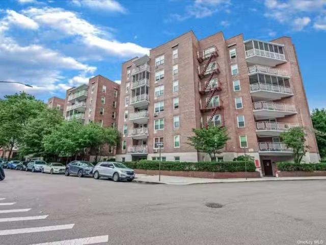 66 10 THORNTON PL # 3B, REGO PARK, NY 11374 Single Family Resi.