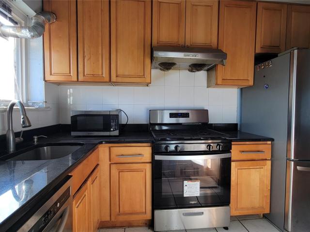 66 10 Street 3B