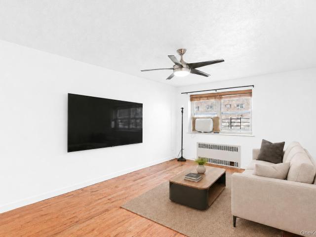 66 12 Grand Central Parkway 1B