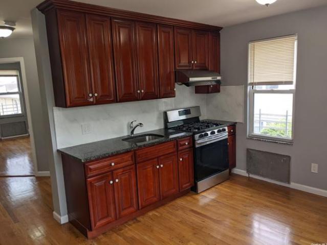 66 19 50Th Ave, Woodside, NY