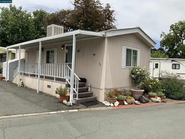 66 The Trees Dr, Concord, CA 94518