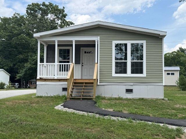 66 Town and Country Dr, Norway, ME 04268