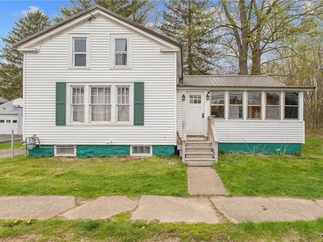 66 Volney St, Phoenix, NY 13135