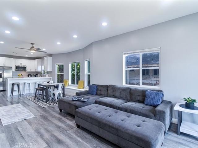66 W Peoria St, Pasadena, CA 91103