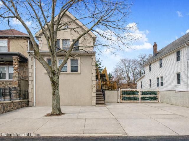 66 Wadsworth Avenue | Compass