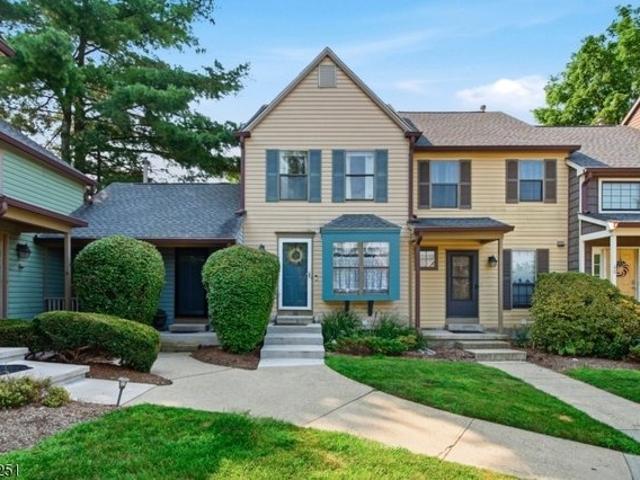 66 Wood Duck Ct, Allamuchy Township, NJ 07840