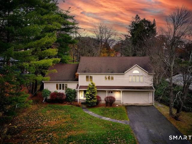 66 Wynn Wood Dr, Fairfield, CT 06825