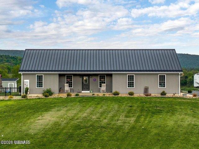 66 Antler Ln, New Columbia, PA 17856