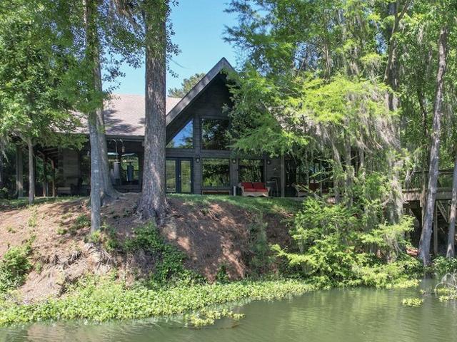 66 Artesian Ave, Cleveland, TX 77327