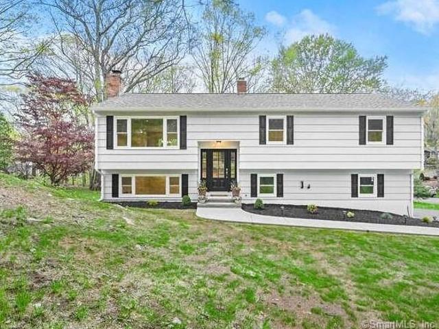 66 Autumn Ridge Rd, Shelton, CT 06484