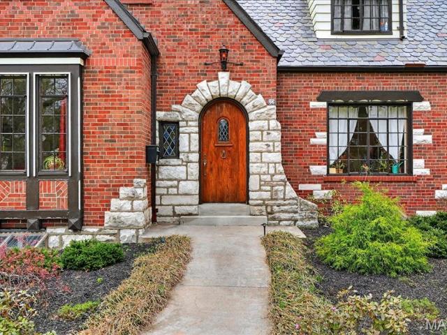 66 Bellerive Acres, St. Louis, MO 63121 | Compass