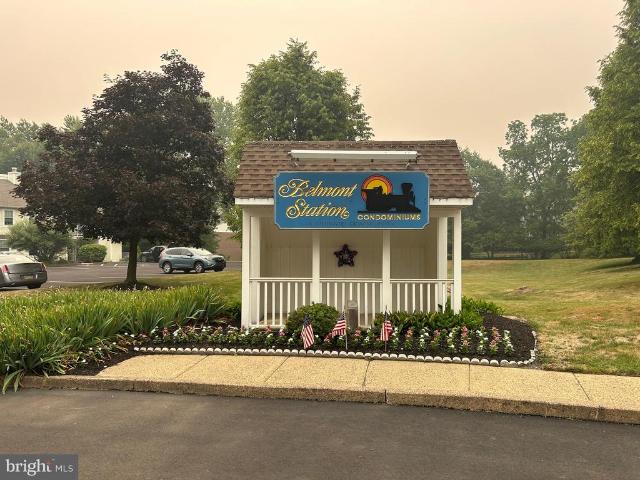 66 Belmont Station