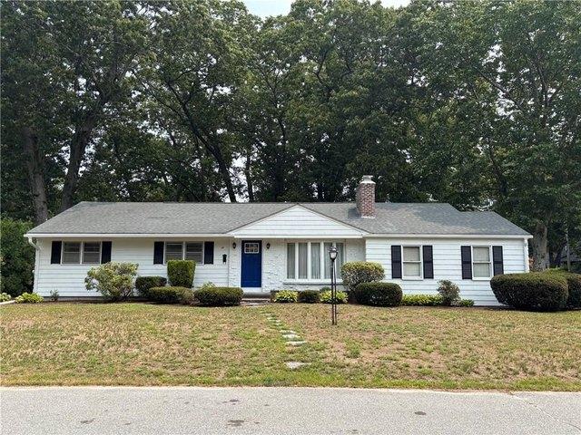 66 Bokar St, Warwick, RI 02886