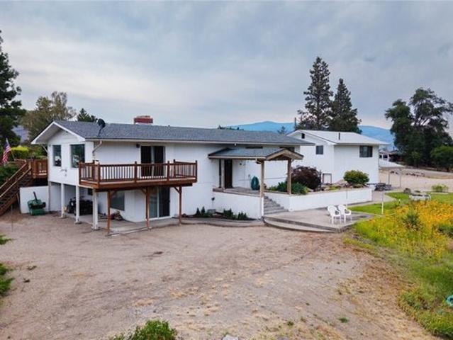 66 Boundary Point Rd, Oroville, WA 98844