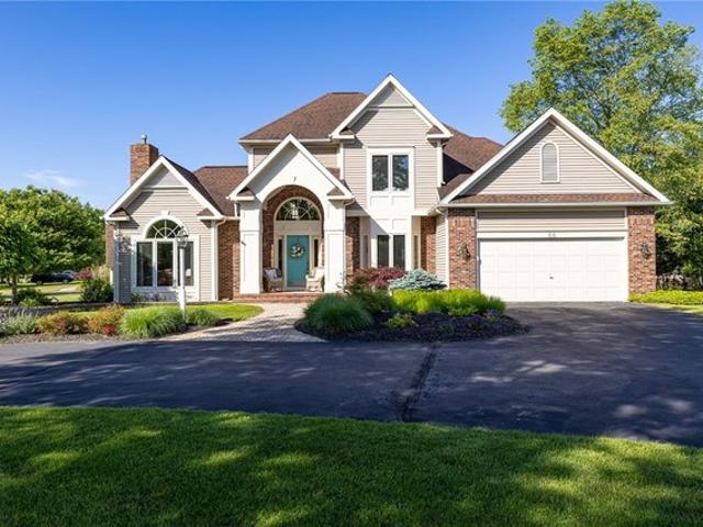 66 Churchview Ln, Pittsford, NY 14534
