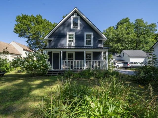 66 Crescent St, Henniker, NH 03242