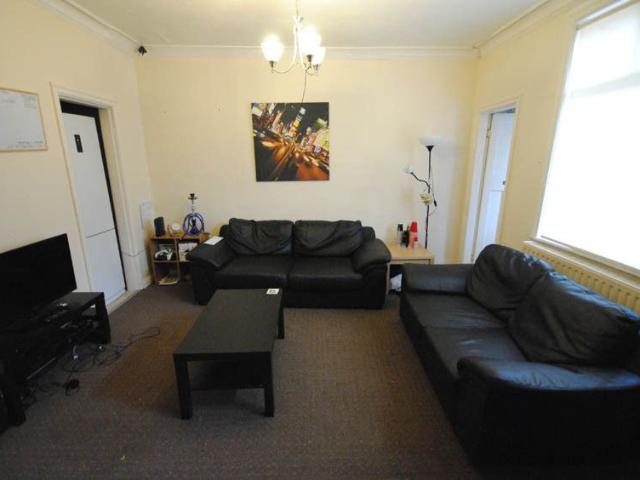 66 Estcourt Avenue, Leeds, LS6 3ET