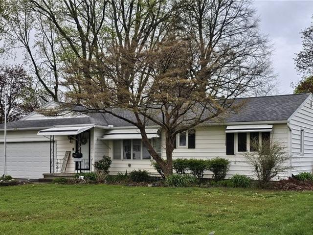 66 Everclay Dr, Rochester, NY 14616