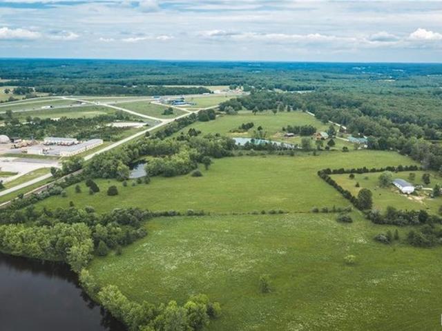 66 Fish Farm Ln, Cuba, MO 65453