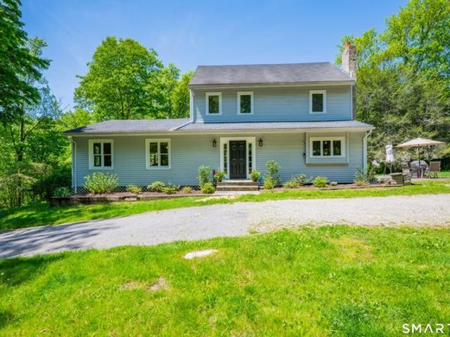 66 Great Ring Rd, Newtown, CT 06482