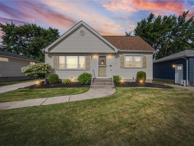 66 Green Ter, Depew, NY 14043