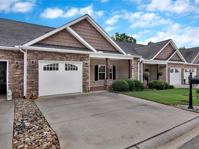 66 Hillsborough Dr, Anderson, SC 29621