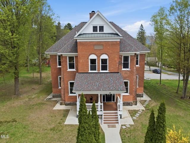 66 Horicon Ave Apt 2W, Bolton Landing, NY 12814