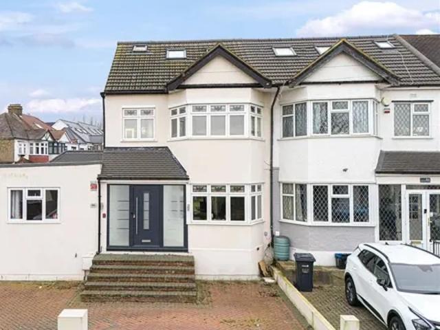 66 Kensington Drive, London, IG8 8LW, United Kingdom | 4 bed house for rent #140396064 | Rentberry