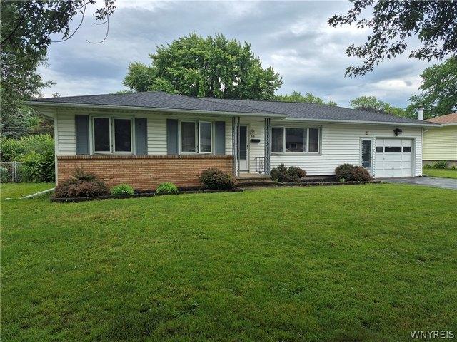 66 Landau Dr, Rochester, NY 14606
