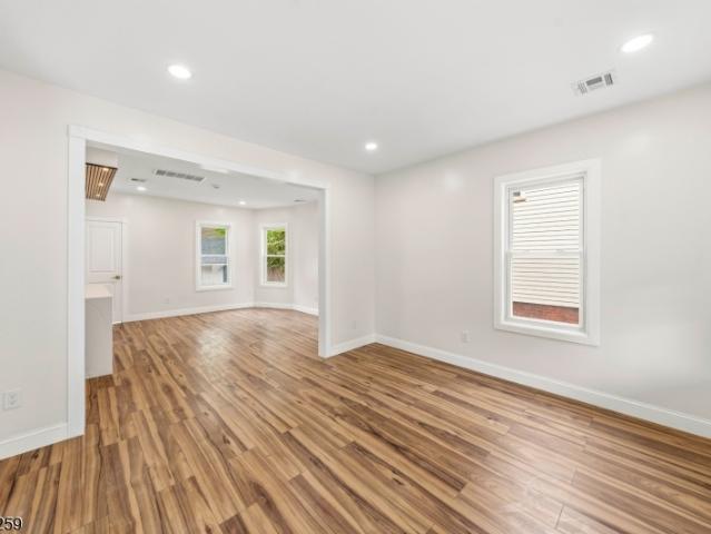 66 Linden Ave