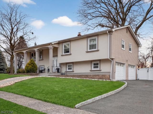 66 Lockwood Pl