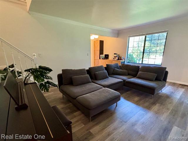 66 Meadow Wood Drive