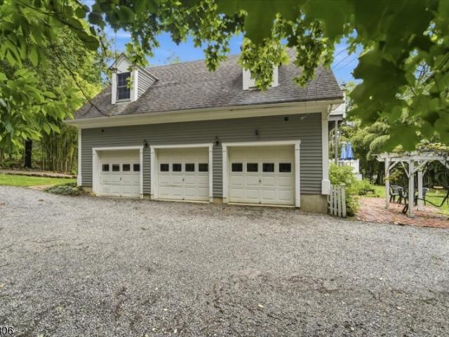66 Mount Horeb Rd