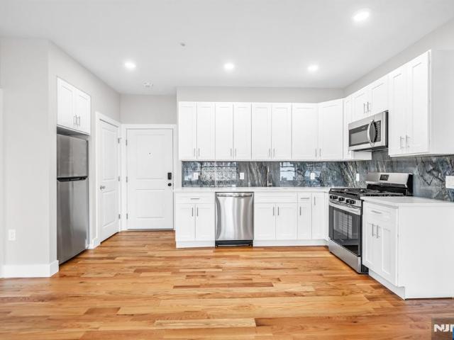 66 Mount Prospect Avenue # 15