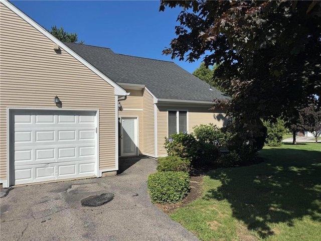 66 Nipmuc Trl Unit F, North Providence, RI 02904